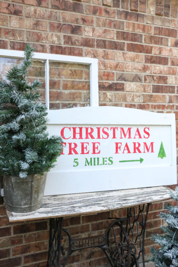 DIY Christmas Sign – Rumfield Homestead